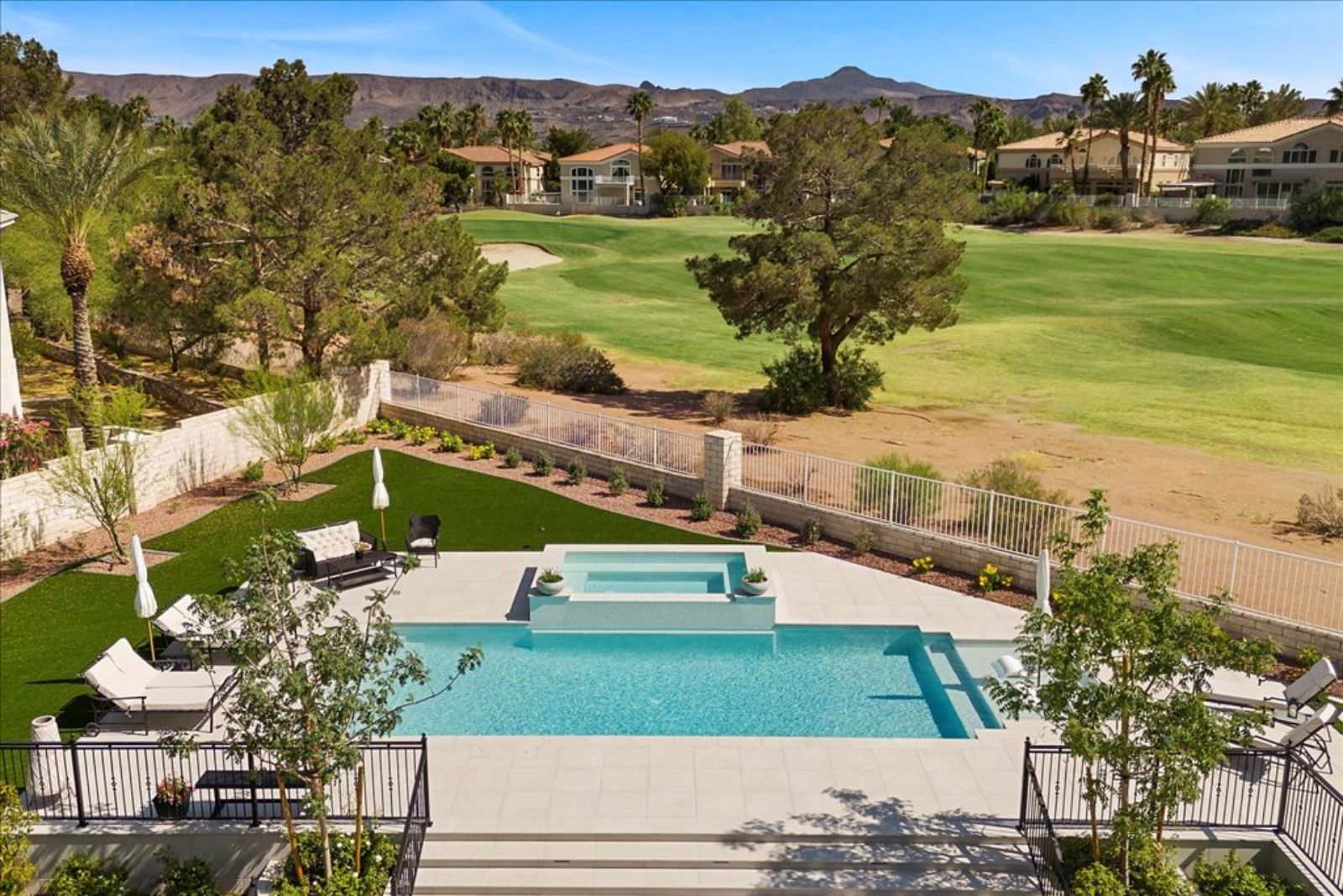 Las Vegas How To Choose The Right Pool Features For Your Backyard - H ...