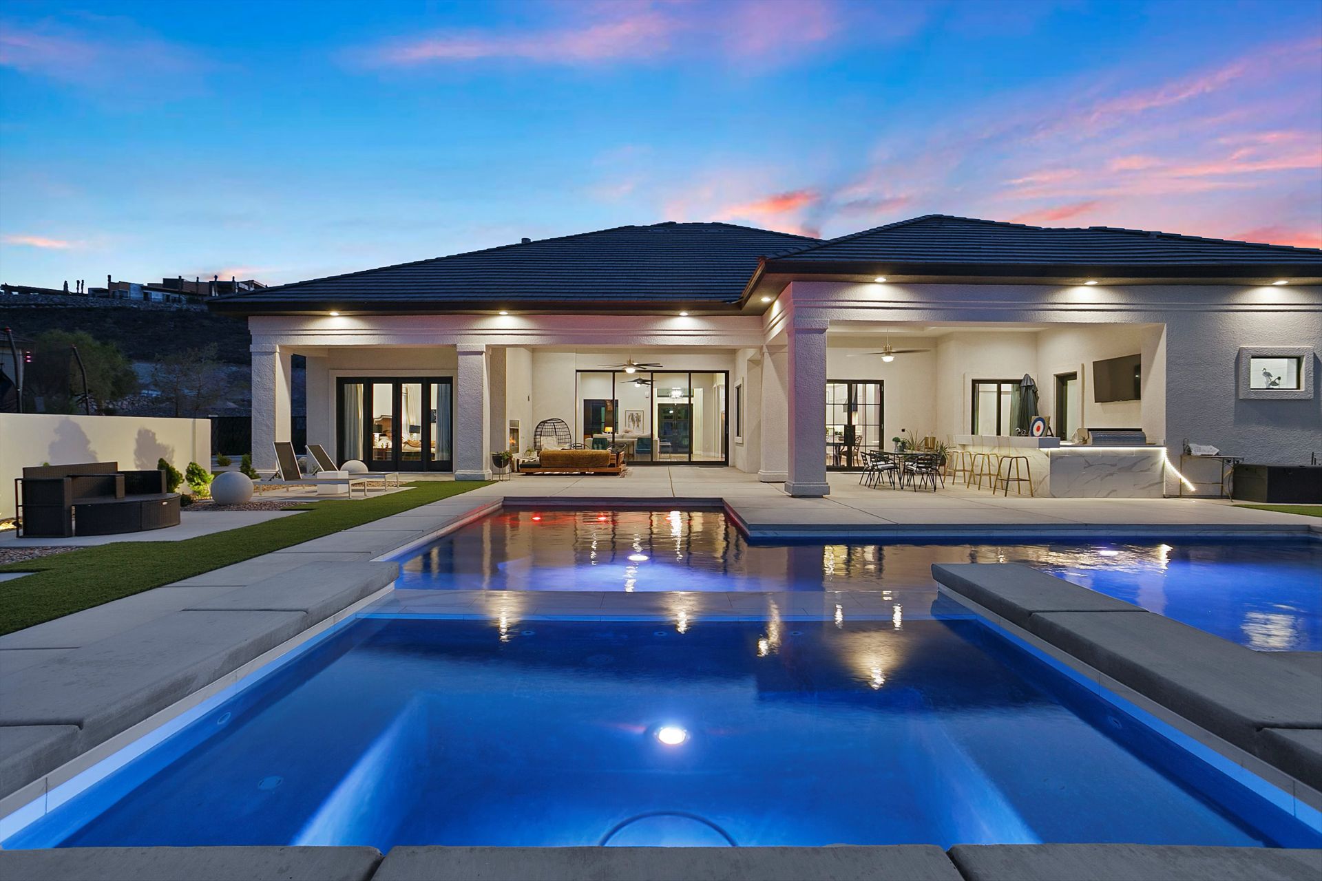 Las Vegas Infinity Pools - H and H Pools LLC